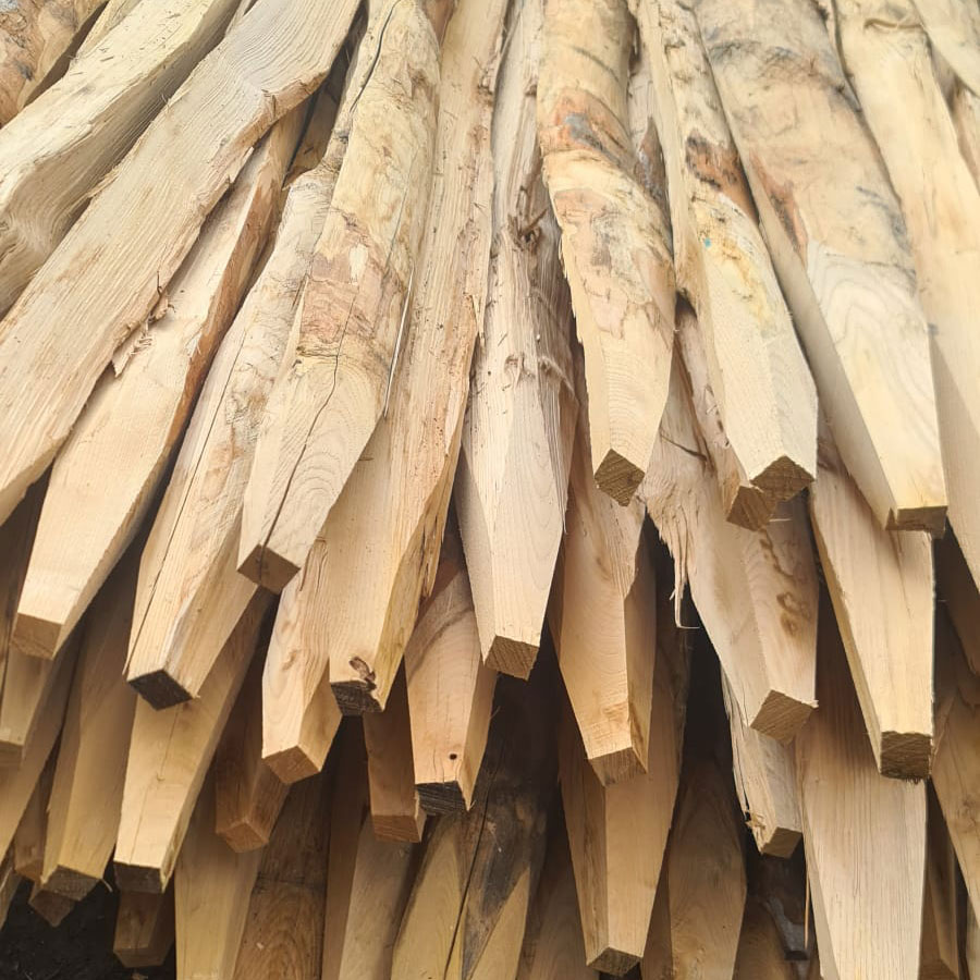 Cleft Chestnut Paling > Chestnut Posts | TATE Fencing