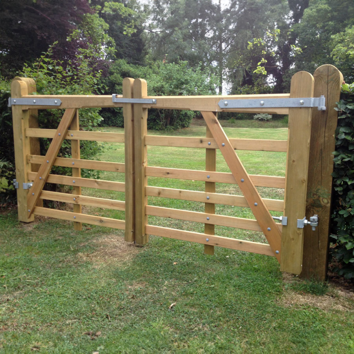 Kissing Gate Kit > Field & Entrance Gates | TATE Fencing
